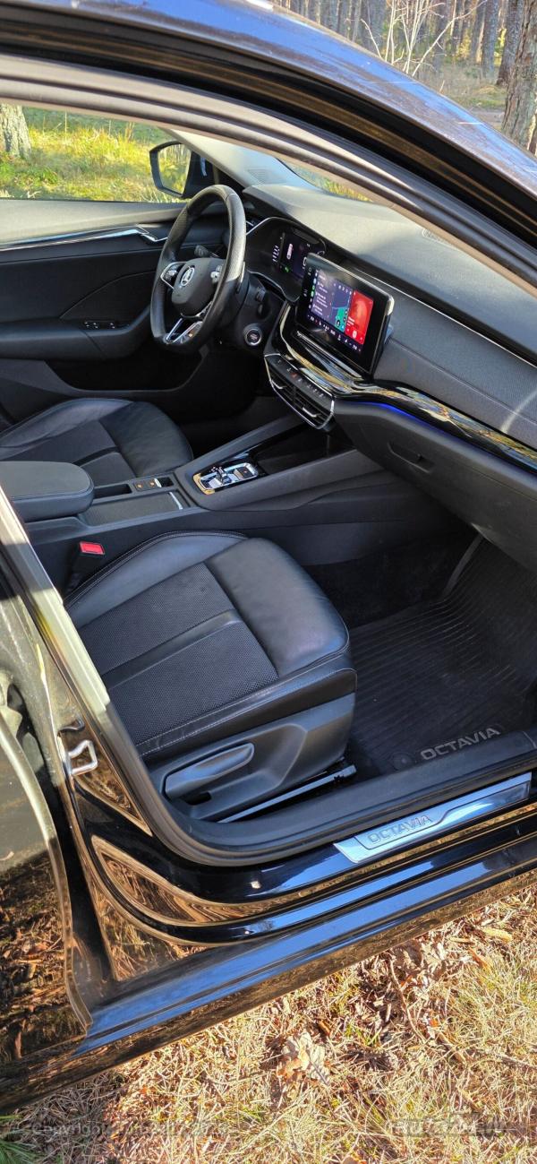 Black Skoda Octavia 2021 in Tallinn, with an engine capacity of 1.50 L and mileage of 115 thousand km for 17400 €, photo 11 on AUTOMOTO.COM.LV