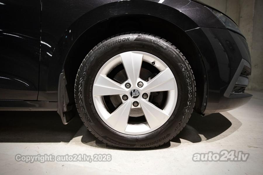 Black Skoda Octavia 2021 in Tallinn, with an engine capacity of 1.50 L and mileage of 138 thousand km for 16490 €, photo 23 on AUTOMOTO.COM.LV