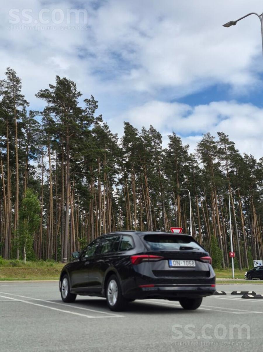 Melns Skoda Octavia 2021 Rīga, ar dzinēja tilpumu 1.00 L un nobraukumu 203 tūkst. km par 12750 €, foto 4 vietnē AUTOMOTO.COM.LV
