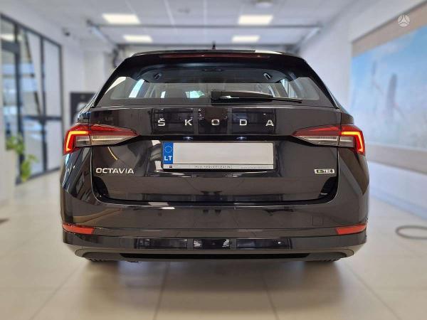 Black Skoda Octavia 2021 in Kaunas, with an engine capacity of 0.00 L and mileage of 183 thousand km for 15900 €, photo 5 on AUTOMOTO.COM.LV