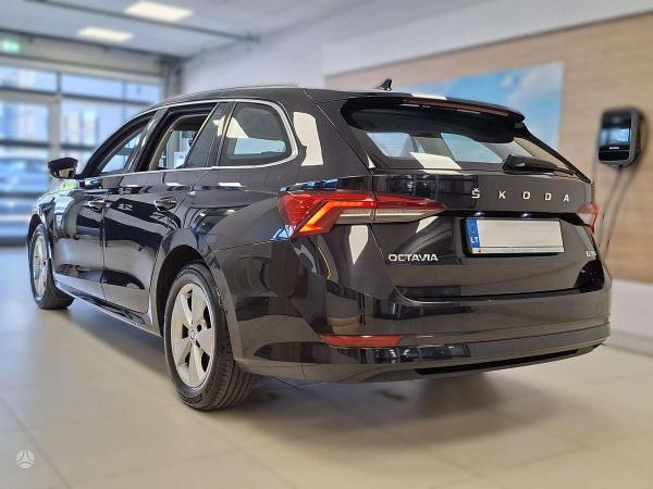 Black Skoda Octavia 2021 in Kaunas, with an engine capacity of 0.00 L and mileage of 183 thousand km for 15900 €, photo 6 on AUTOMOTO.COM.LV