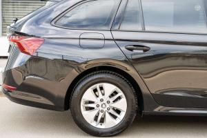 Black Skoda Octavia 2021 in Vilnius, with an engine capacity of 0.00 L and mileage of 250 thousand km for 10900 €, photo 5 on AUTOMOTO.COM.LV
