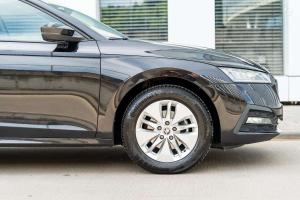 Black Skoda Octavia 2021 in Vilnius, with an engine capacity of 0.00 L and mileage of 250 thousand km for 10900 €, photo 6 on AUTOMOTO.COM.LV