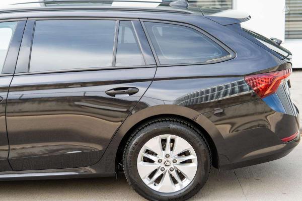 Black Skoda Octavia 2021 in Vilnius, with an engine capacity of 0.00 L and mileage of 250 thousand km for 10900 €, photo 8 on AUTOMOTO.COM.LV