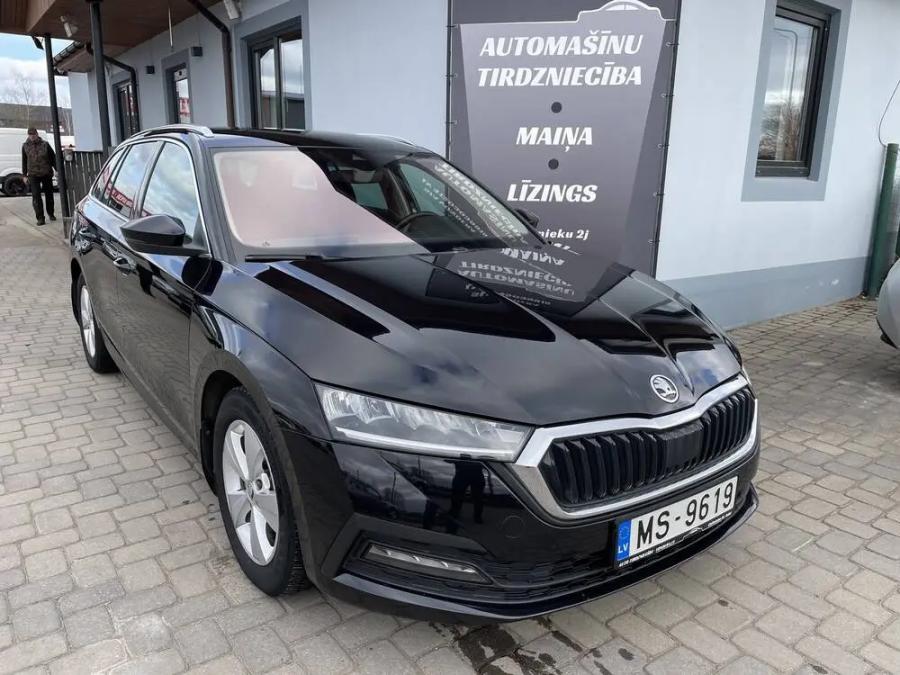 Black Skoda Octavia 2021 in Talsi, with an engine capacity of 1.00 L and mileage of 132 thousand km for 13400 €, photo 1 on AUTOMOTO.COM.LV