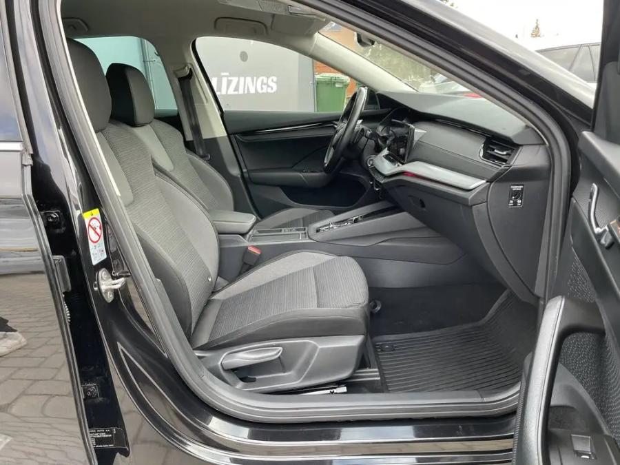 Black Skoda Octavia 2021 in Talsi, with an engine capacity of 1.00 L and mileage of 132 thousand km for 13400 €, photo 10 on AUTOMOTO.COM.LV