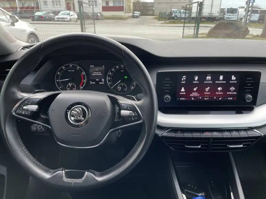 Black Skoda Octavia 2021 in Talsi, with an engine capacity of 1.00 L and mileage of 132 thousand km for 13400 €, photo 18 on AUTOMOTO.COM.LV