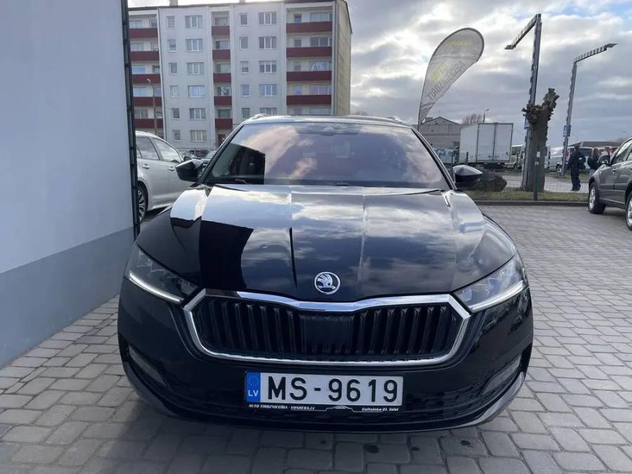 Black Skoda Octavia 2021 in Talsi, with an engine capacity of 1.00 L and mileage of 132 thousand km for 13400 €, photo 33 on AUTOMOTO.COM.LV