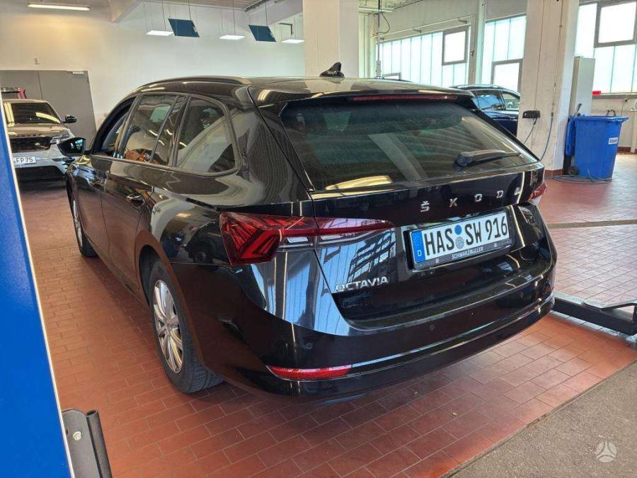 Melns Skoda Octavia 2021 Marijampole, ar dzinēja tilpumu 1.97 L un nobraukumu 236 tūkst. km par 12439 €, foto 4 vietnē AUTOMOTO.COM.LV