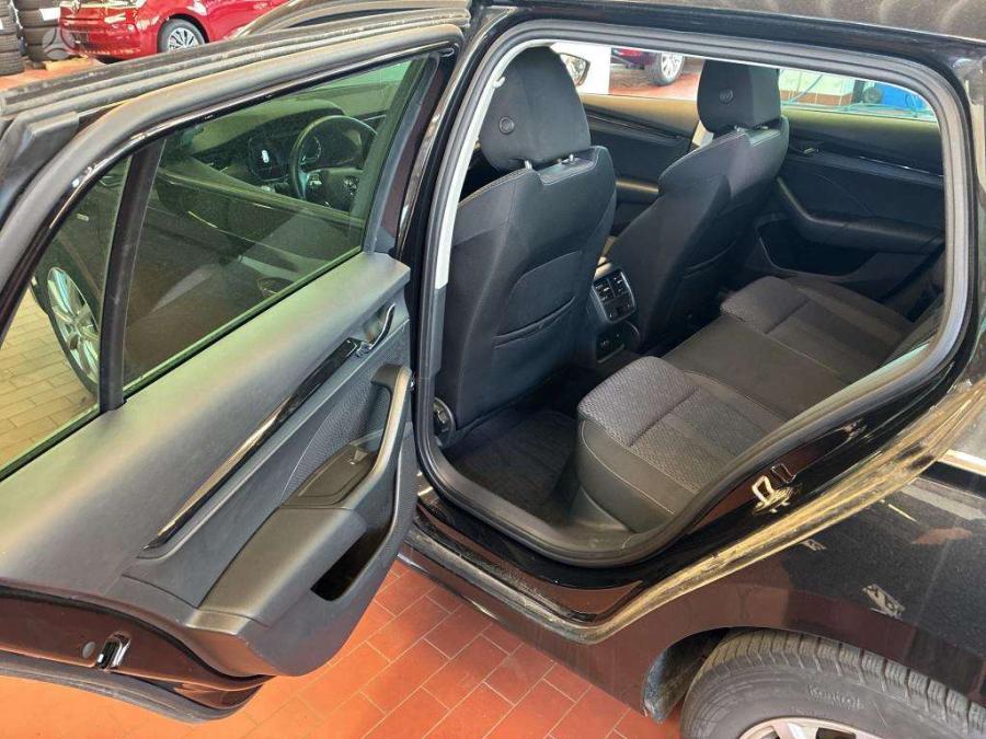 Melns Skoda Octavia 2021 Marijampole, ar dzinēja tilpumu 1.97 L un nobraukumu 236 tūkst. km par 12439 €, foto 9 vietnē AUTOMOTO.COM.LV