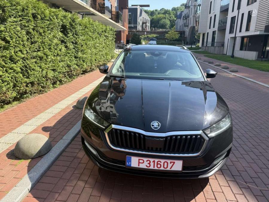 Black Skoda Octavia 2021 in Vilnius, with an engine capacity of 1.97 L and mileage of 195 thousand km for 14650 €, photo 4 on AUTOMOTO.COM.LV