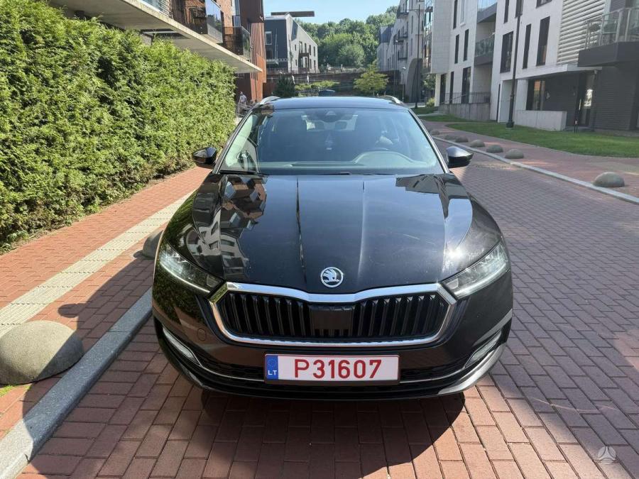 Black Skoda Octavia 2021 in Vilnius, with an engine capacity of 1.97 L and mileage of 195 thousand km for 14650 €, photo 6 on AUTOMOTO.COM.LV