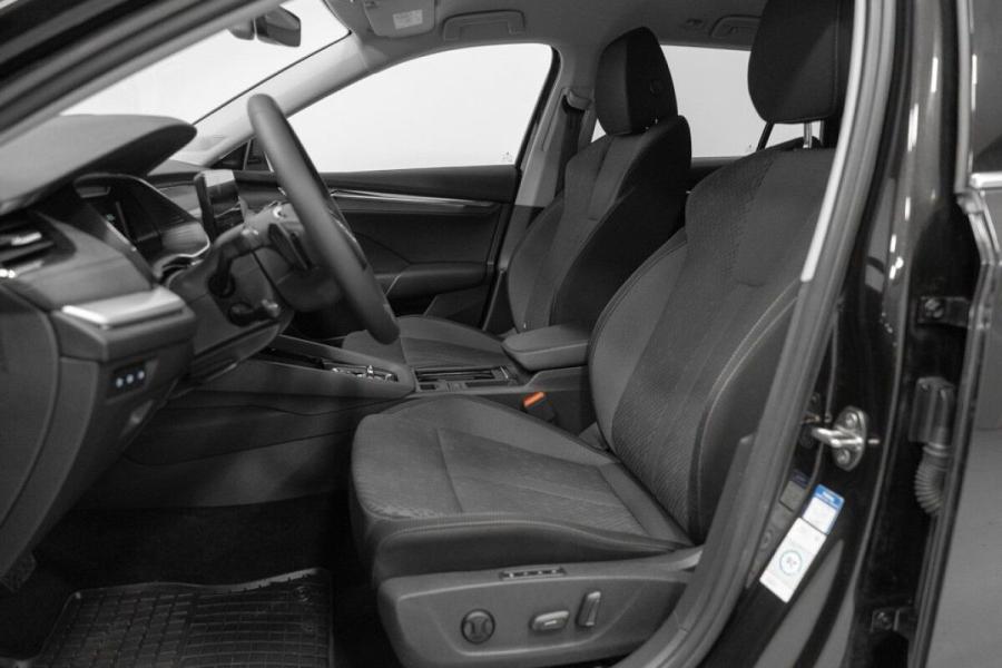 Black Skoda Octavia 2021 in Vilnius, with an engine capacity of 1.40 L and mileage of 76 thousand km for 20900 €, photo 9 on AUTOMOTO.COM.LV