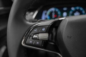 Black Skoda Octavia 2021 in Vilnius, with an engine capacity of 1.40 L and mileage of 76 thousand km for 20900 €, photo 16 on AUTOMOTO.COM.LV