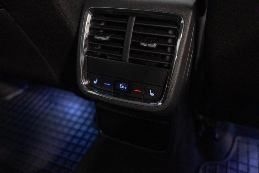 Black Skoda Octavia 2021 in Vilnius, with an engine capacity of 1.40 L and mileage of 76 thousand km for 20900 €, photo 25 on AUTOMOTO.COM.LV