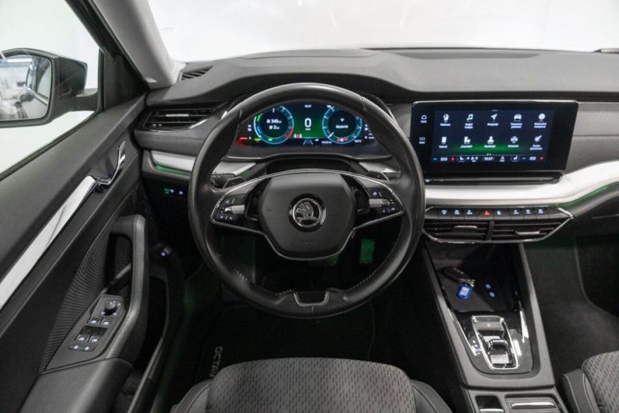 Melns Skoda Octavia 2021 Viļņa, ar dzinēja tilpumu 1.40 L un nobraukumu 136 tūkst. km par 16900 €, foto 15 vietnē AUTOMOTO.COM.LV