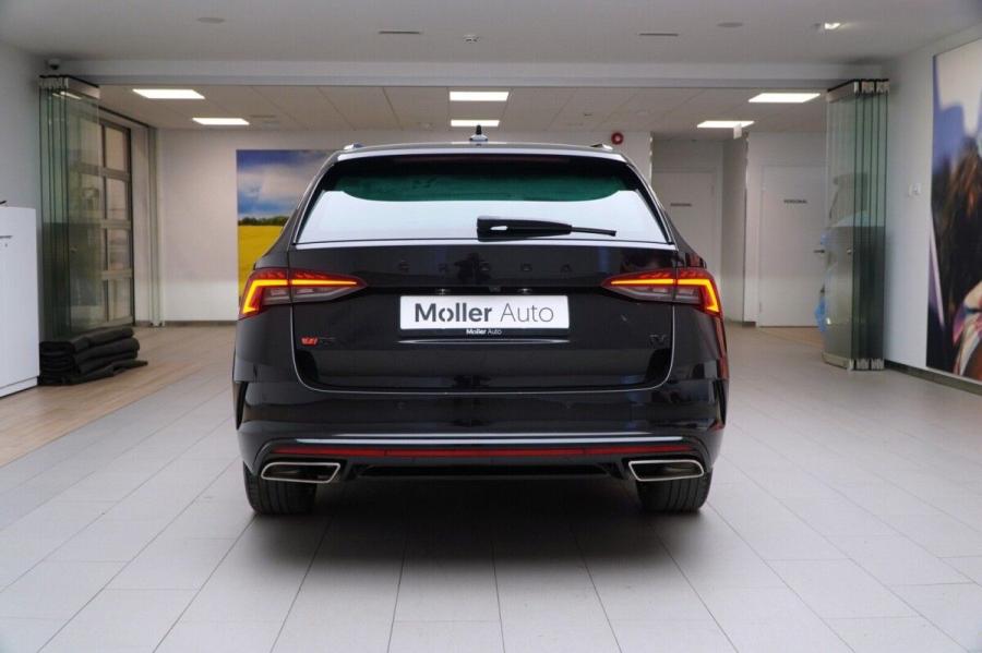 Black Skoda Octavia 2021 in Peetri, with an engine capacity of 1.40 L and mileage of 116 thousand km for 23700 €, photo 6 on AUTOMOTO.COM.LV
