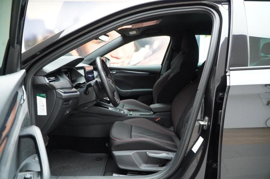 Black Skoda Octavia 2021 in Peetri, with an engine capacity of 1.40 L and mileage of 116 thousand km for 23700 €, photo 9 on AUTOMOTO.COM.LV