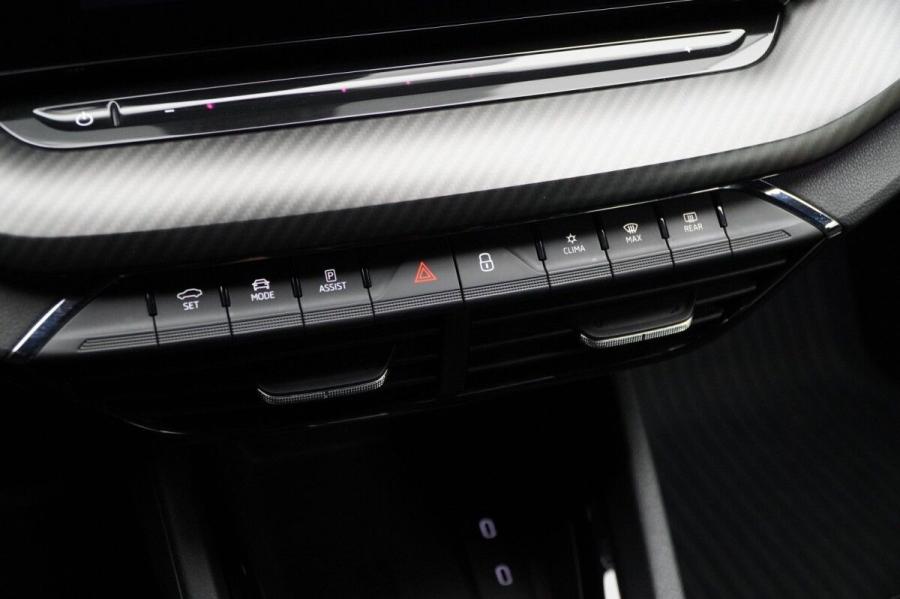 Black Skoda Octavia 2021 in Peetri, with an engine capacity of 1.40 L and mileage of 116 thousand km for 23700 €, photo 16 on AUTOMOTO.COM.LV