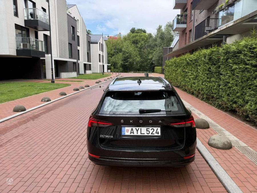 Black Skoda Octavia 2021 in Klaipeda, with an engine capacity of 1.97 L and mileage of 195 thousand km for 14650 €, photo 6 on AUTOMOTO.COM.LV