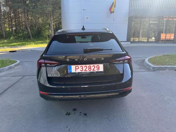 Black Skoda Octavia 2021 in Utena, with an engine capacity of 1.97 L and mileage of 224 thousand km for 15400 €, photo 7 on AUTOMOTO.COM.LV