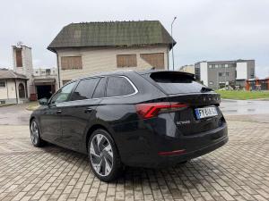 Black Skoda Octavia 2021 in Vilnius, with an engine capacity of 1.97 L and mileage of 211 thousand km for 14000 €, photo 7 on AUTOMOTO.COM.LV