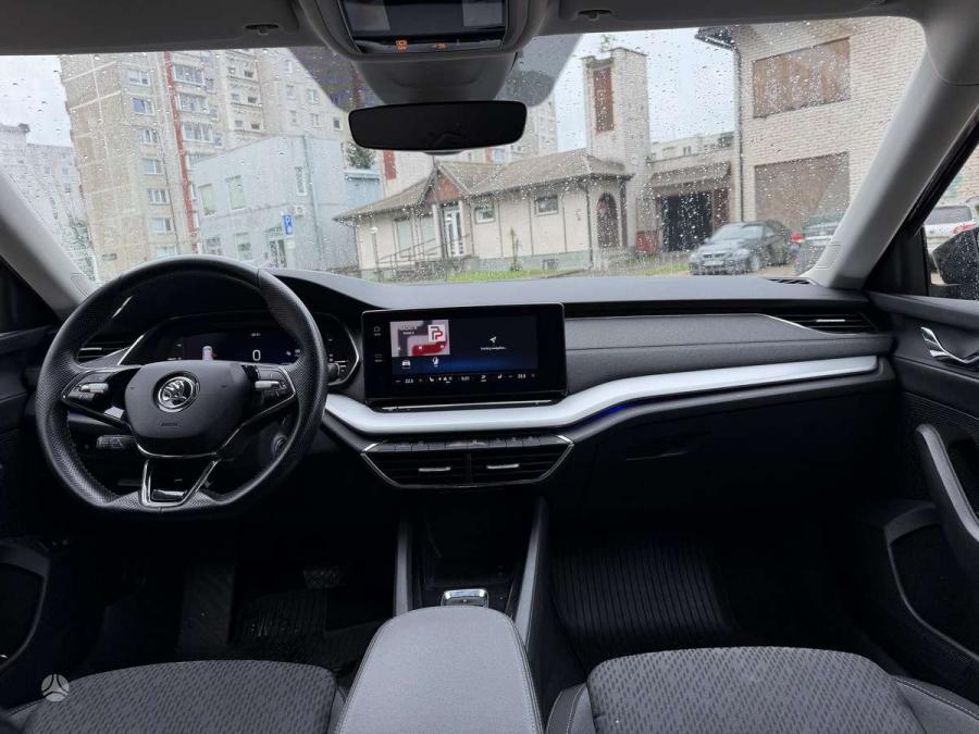 Black Skoda Octavia 2021 in Vilnius, with an engine capacity of 1.97 L and mileage of 211 thousand km for 14000 €, photo 13 on AUTOMOTO.COM.LV