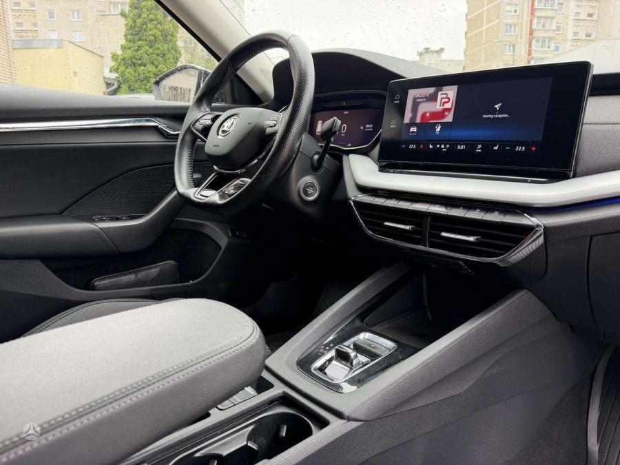 Black Skoda Octavia 2021 in Vilnius, with an engine capacity of 1.97 L and mileage of 211 thousand km for 14000 €, photo 16 on AUTOMOTO.COM.LV