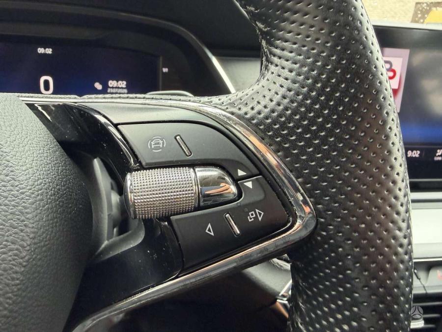 Black Skoda Octavia 2021 in Vilnius, with an engine capacity of 1.97 L and mileage of 211 thousand km for 14000 €, photo 18 on AUTOMOTO.COM.LV