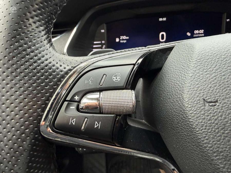 Black Skoda Octavia 2021 in Vilnius, with an engine capacity of 1.97 L and mileage of 211 thousand km for 14000 €, photo 20 on AUTOMOTO.COM.LV