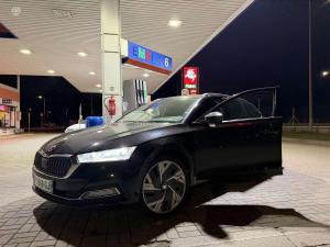 Black Skoda Octavia 2021 in Vilnius, with an engine capacity of 1.97 L and mileage of 211 thousand km for 14000 €, photo 26 on AUTOMOTO.COM.LV