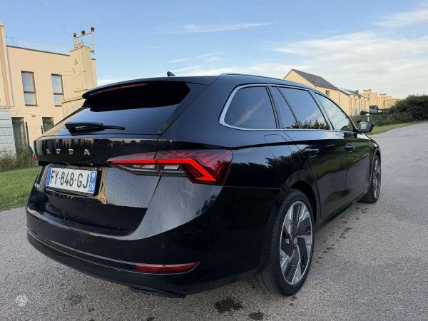 Black Skoda Octavia 2021 in Kaunas, with an engine capacity of 1.97 L and mileage of 215 thousand km for 10700 €, photo 5 on AUTOMOTO.COM.LV