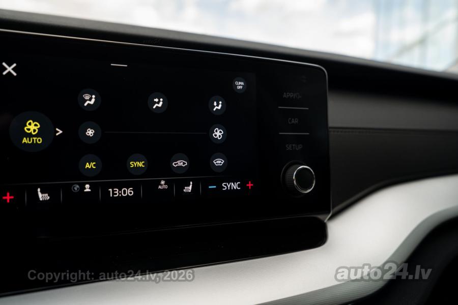 Black Skoda Octavia 2021 in Tartu, with an engine capacity of 1.50 L and mileage of 121 thousand km for 15900 €, photo 23 on AUTOMOTO.COM.LV