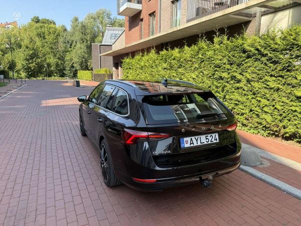 Black Skoda Octavia 2021 in Vilnius, with an engine capacity of 1.97 L and mileage of 194 thousand km for 14700 €, photo 3 on AUTOMOTO.COM.LV