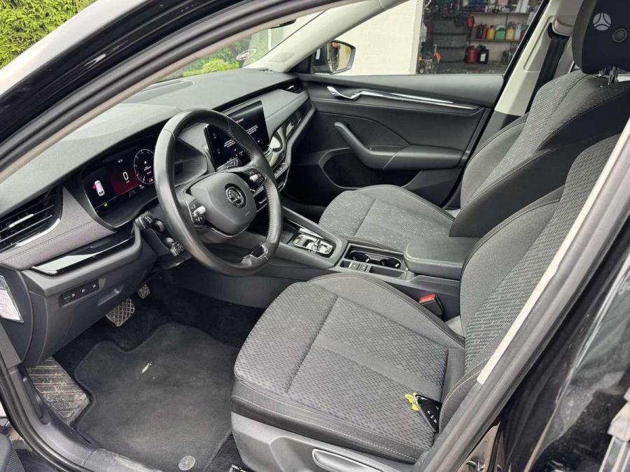 Black Skoda Octavia 2021 in Vilnius, with an engine capacity of 1.97 L and mileage of 194 thousand km for 14700 €, photo 14 on AUTOMOTO.COM.LV