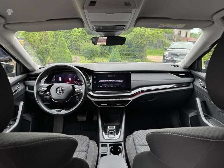 Black Skoda Octavia 2021 in Vilnius, with an engine capacity of 1.97 L and mileage of 194 thousand km for 14700 €, photo 15 on AUTOMOTO.COM.LV