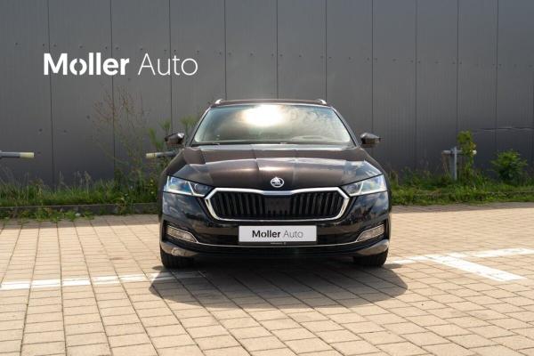 Black Skoda Octavia 2021 in Vilnius, with an engine capacity of 2.00 L and mileage of 166 thousand km for 17950 €, photo 3 on AUTOMOTO.COM.LV