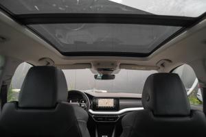 Black Skoda Octavia 2021 in Vilnius, with an engine capacity of 2.00 L and mileage of 166 thousand km for 17950 €, photo 10 on AUTOMOTO.COM.LV