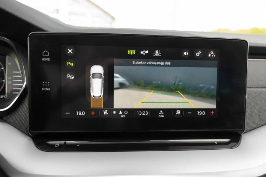 Black Skoda Octavia 2021 in Vilnius, with an engine capacity of 2.00 L and mileage of 166 thousand km for 17950 €, photo 18 on AUTOMOTO.COM.LV