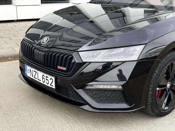 Black Skoda Octavia 2021 in Vilnius, with an engine capacity of 1.40 L and mileage of 161 thousand km for 19800 €, photo 8 on AUTOMOTO.COM.LV