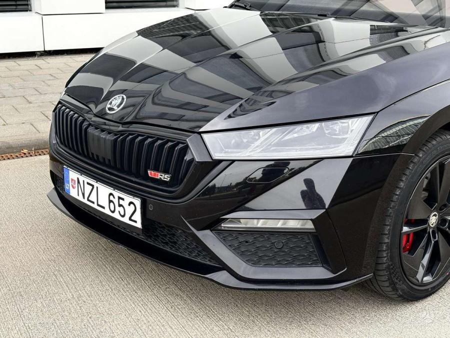 Black Skoda Octavia 2021 in Vilnius, with an engine capacity of 1.40 L and mileage of 161 thousand km for 19800 €, photo 8 on AUTOMOTO.COM.LV