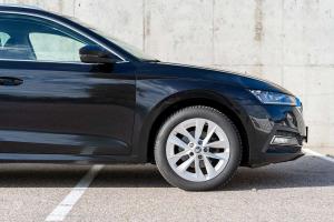 Melns Skoda Octavia 2021 Viļņa, ar dzinēja tilpumu 1.00 L un nobraukumu 280 tūkst. km par 9200 €, foto 24 vietnē AUTOMOTO.COM.LV