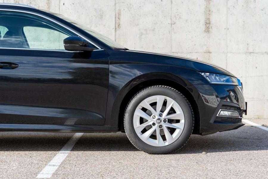 Melns Skoda Octavia 2021 Viļņa, ar dzinēja tilpumu 1.00 L un nobraukumu 280 tūkst. km par 9200 €, foto 24 vietnē AUTOMOTO.COM.LV