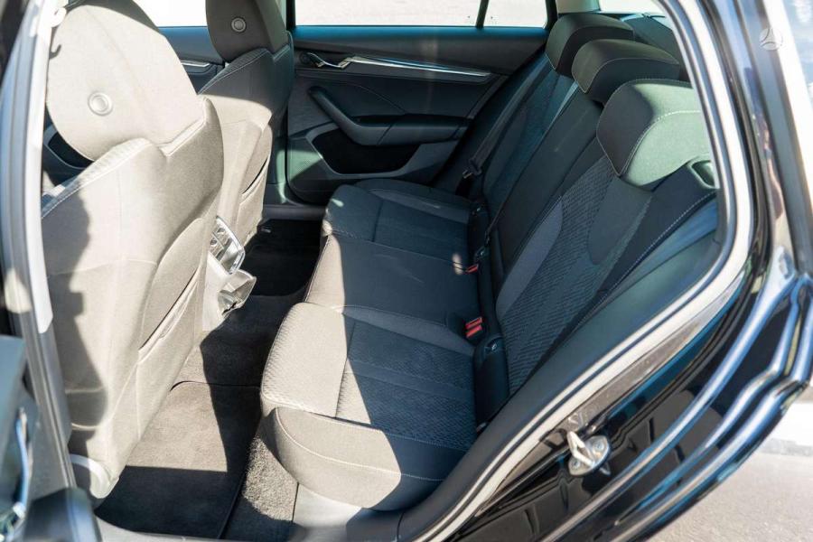 Melns Skoda Octavia 2021 Viļņa, ar dzinēja tilpumu 1.00 L un nobraukumu 280 tūkst. km par 9200 €, foto 34 vietnē AUTOMOTO.COM.LV