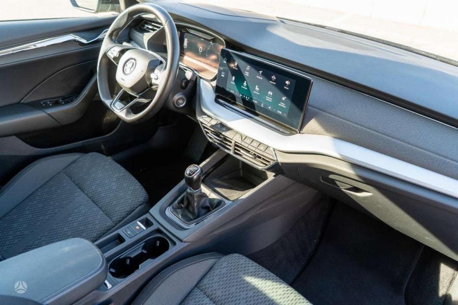 Melns Skoda Octavia 2021 Viļņa, ar dzinēja tilpumu 1.00 L un nobraukumu 280 tūkst. km par 9200 €, foto 36 vietnē AUTOMOTO.COM.LV
