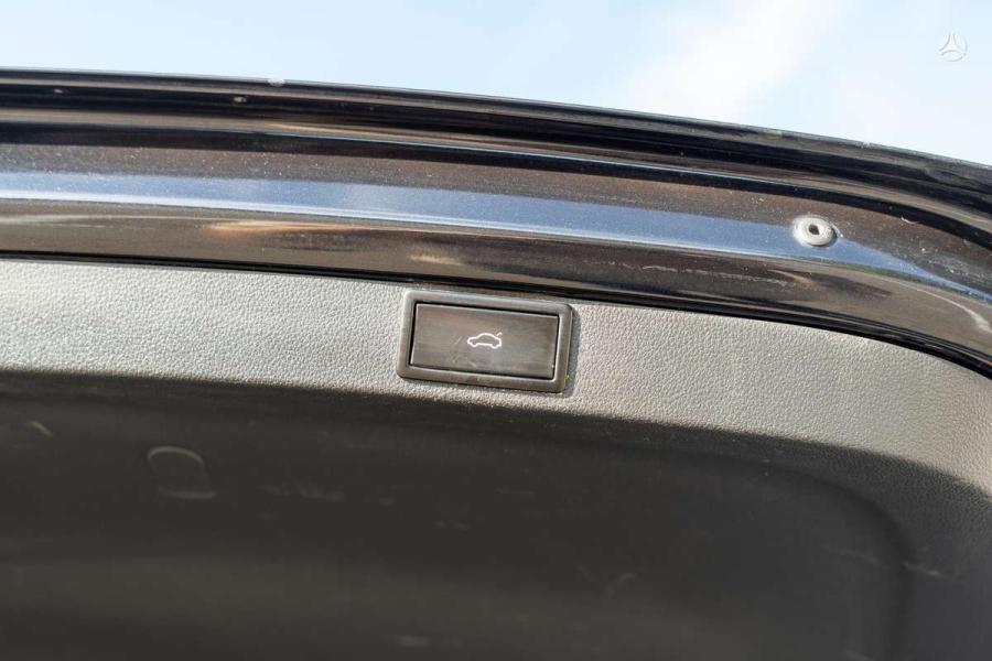 Melns Skoda Octavia 2021 Viļņa, ar dzinēja tilpumu 1.00 L un nobraukumu 280 tūkst. km par 9200 €, foto 43 vietnē AUTOMOTO.COM.LV