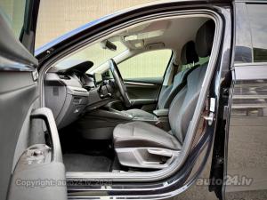 Black Skoda Octavia 2021 in Tallinn, with an engine capacity of 1.50 L and mileage of 182 thousand km for 14990 €, photo 13 on AUTOMOTO.COM.LV