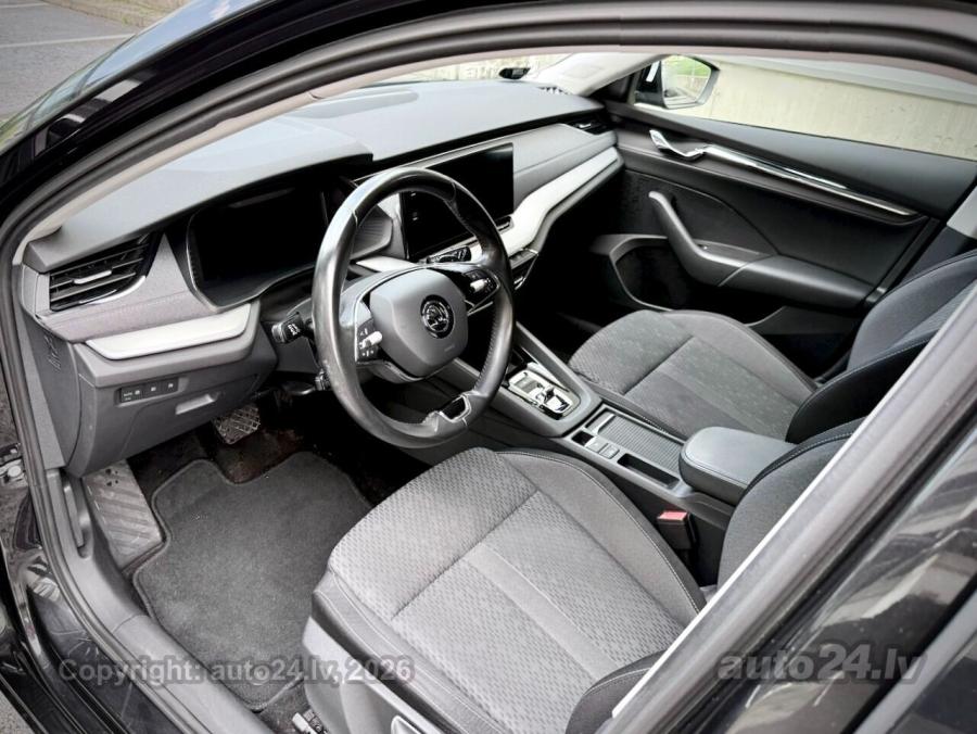 Black Skoda Octavia 2021 in Tallinn, with an engine capacity of 1.50 L and mileage of 182 thousand km for 14990 €, photo 17 on AUTOMOTO.COM.LV