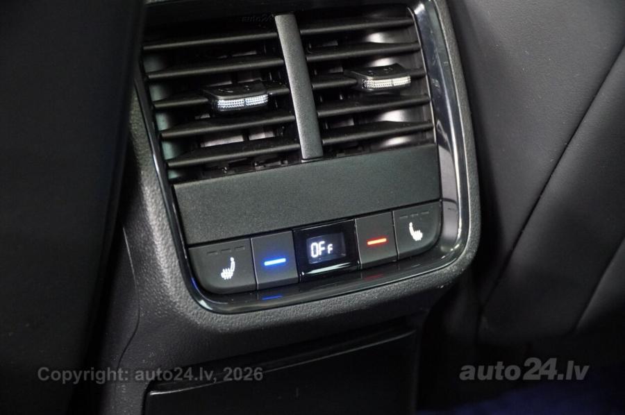 Black Skoda Octavia 2022 in Tallinn, with an engine capacity of 2.00 L and mileage of 145 thousand km for 25900 €, photo 26 on AUTOMOTO.COM.LV