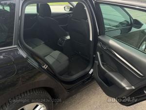 Melns Skoda Octavia 2022 Narva, ar dzinēja tilpumu 1.00 L un nobraukumu 212 tūkst. km par 13555 €, foto 9 vietnē AUTOMOTO.COM.LV